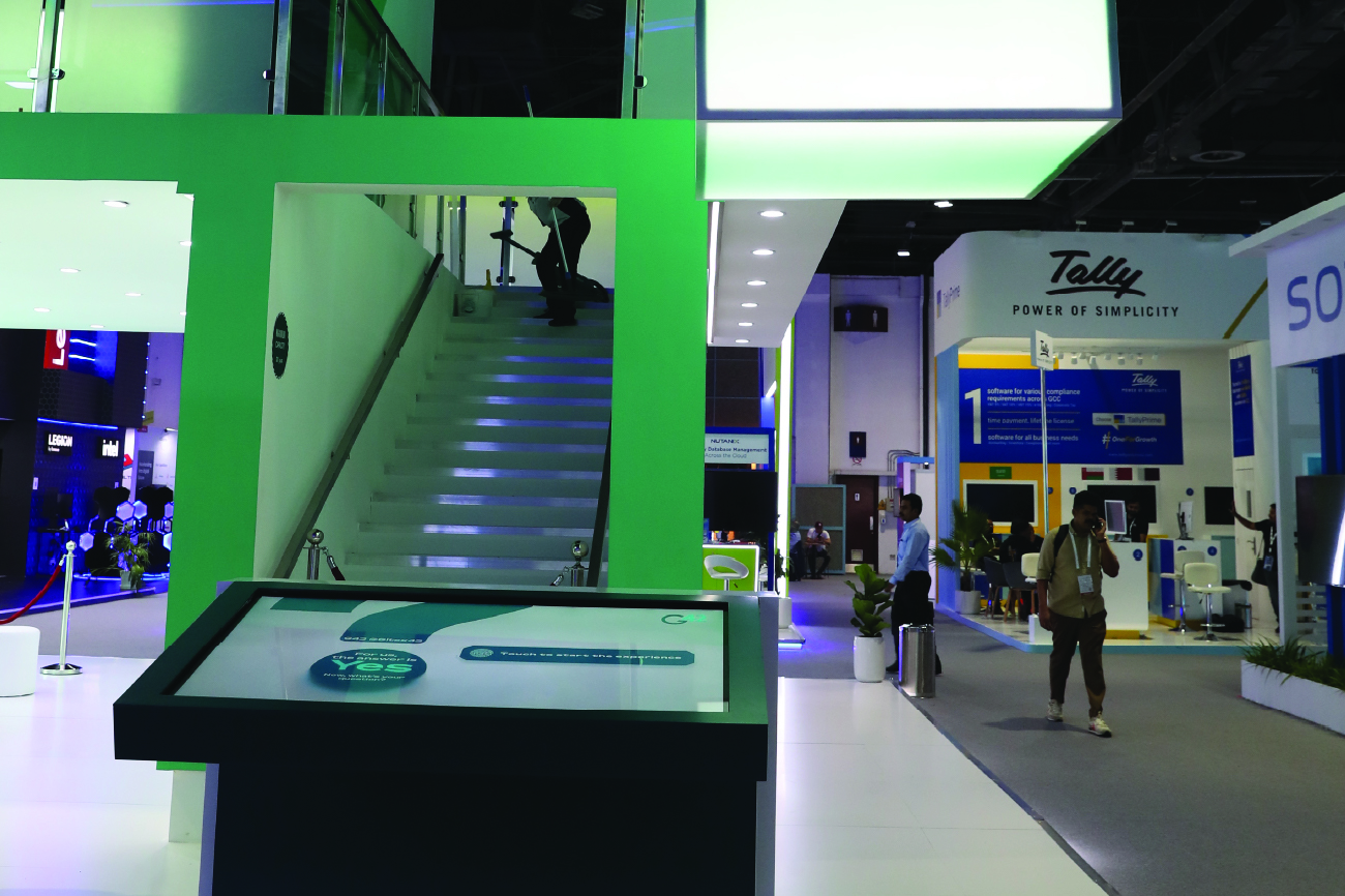 G42 – GITEX | The Hanging House – Experiential Agency